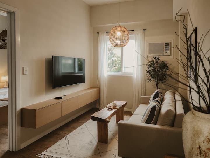 Farmhouse Inspired Resort-condo Near Airport - Mandaue City