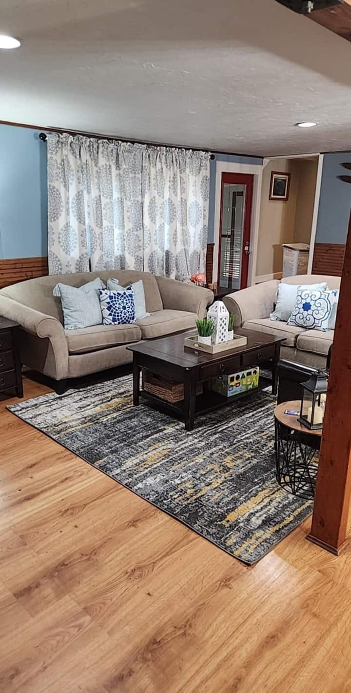 Welcome To Après House! - Gilford, NH
