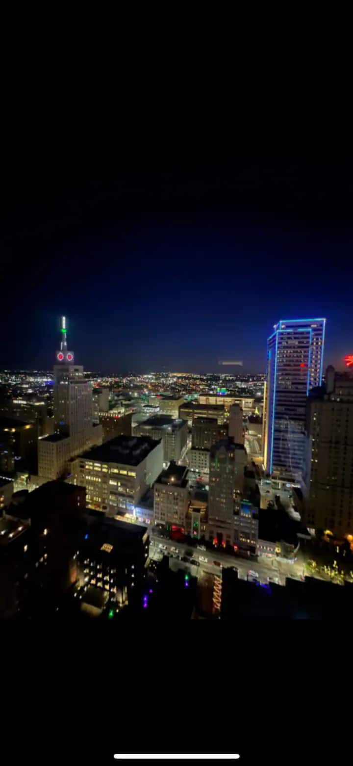 Cozy Downtown Getaway: Modern, Walkable - Dallas, TX