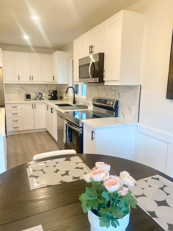 Cozy Inner-city 2 Br House - Calgary