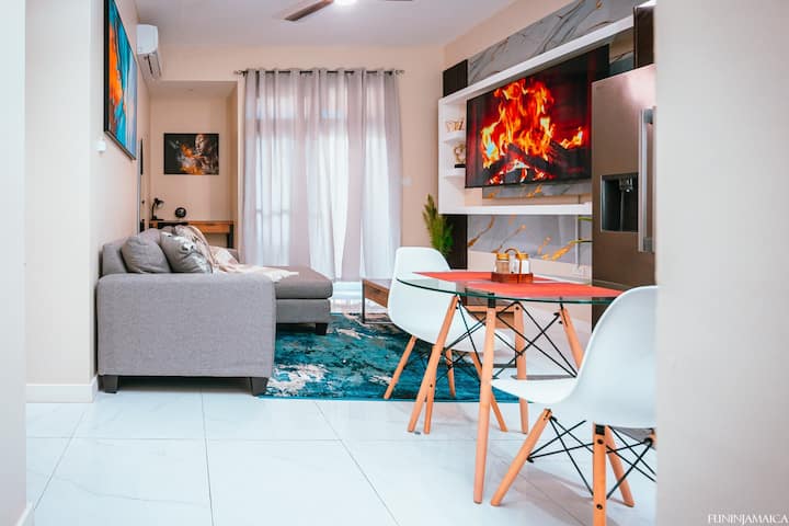 Sierra Vista @ Mont Charles - Liguanea Kingston 6 - Kingston, Jamaica