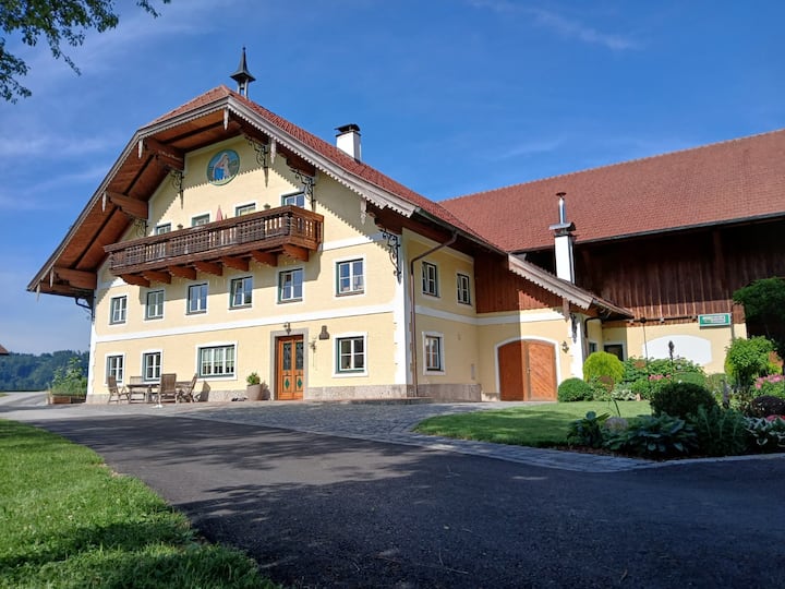 Bio-bauernhof Vordergschwandtgut Holiday Apartment - Mondsee