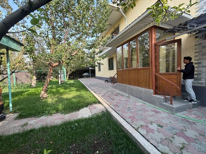 Уютный дом в престижном районе Алматы - Kazakhstan