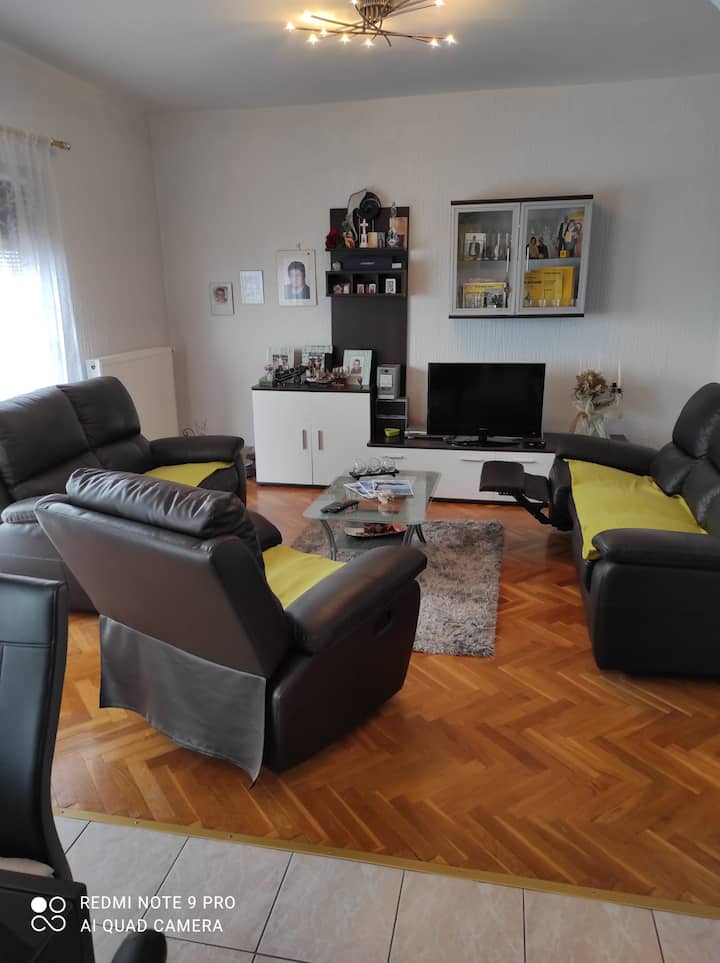 2 Sobe Wc Kuhinja Dnevni Terasa - Senj