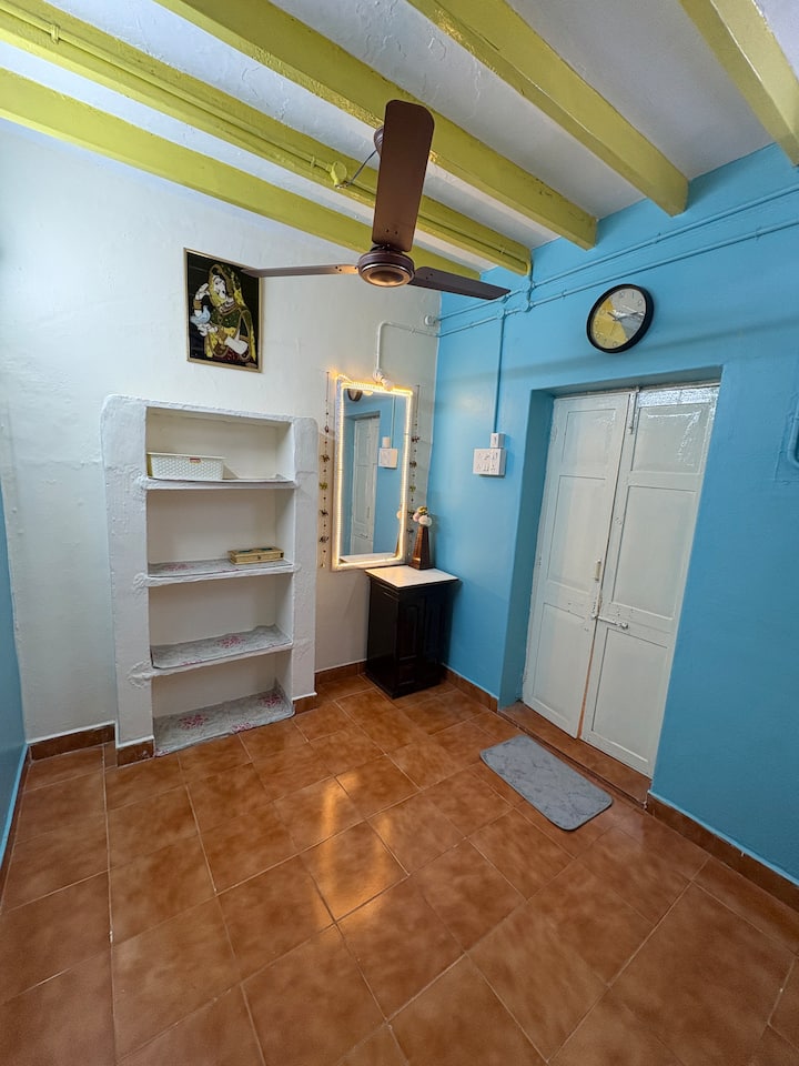 Komleesh Inn - Chennai