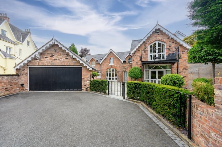 Luxurious Bowdon Mansion By City Superhost - Knutsford