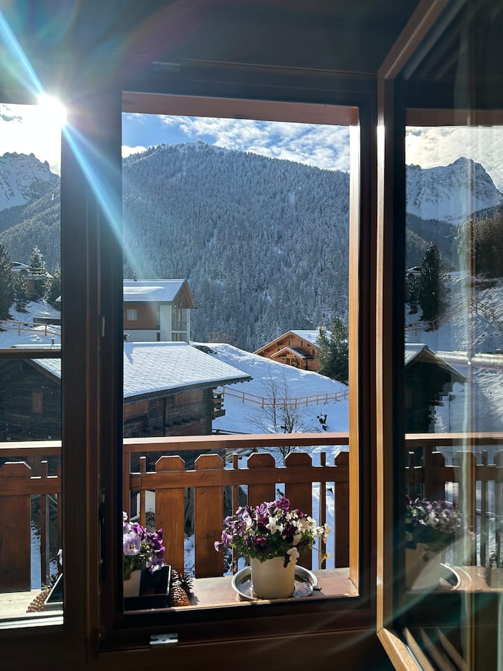 Stunning View At The Foot Of The Ski Slopes - Sierre