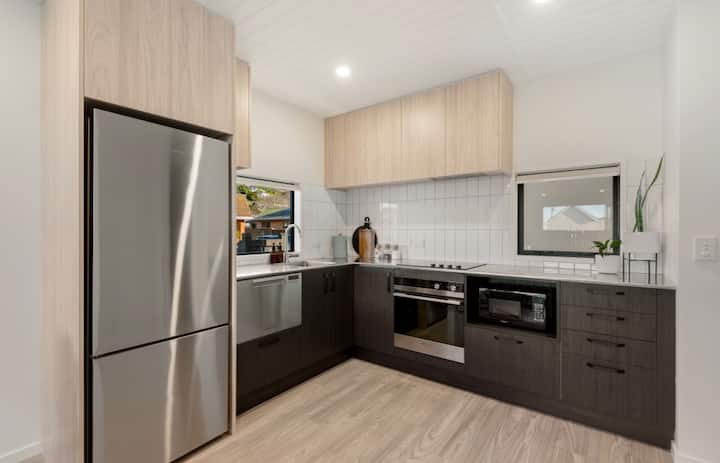 Modern & Stylish Townhouse Close To City Centre! - Dunedin