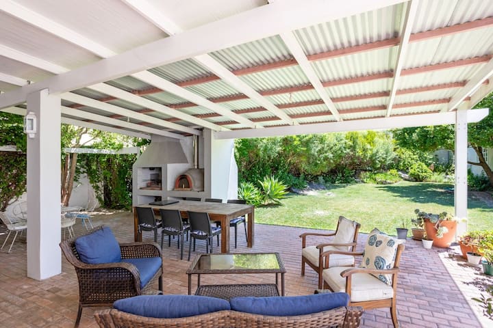 14 On Westcliff On Second Floor With Sea Views - Hermanus