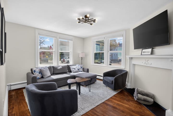 Federal Hill Pride 1 - Ground-floor Flat - Rhode Island