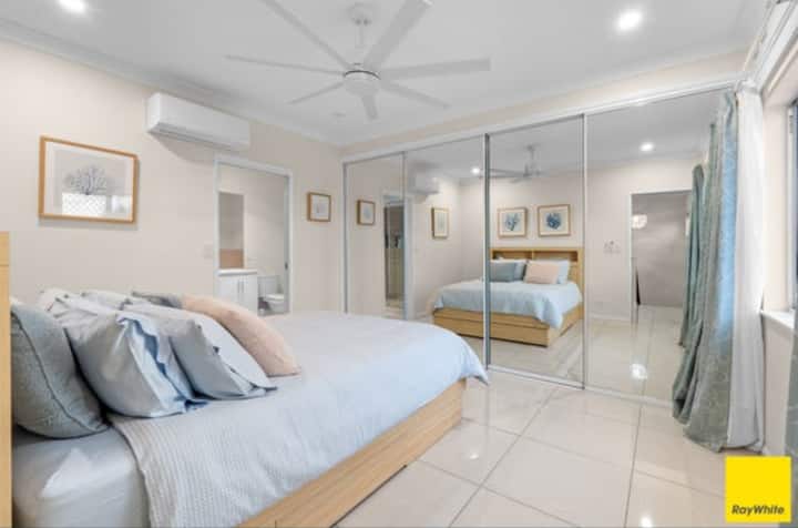 Ensuite Master Room 5km From Cbd - Cairns