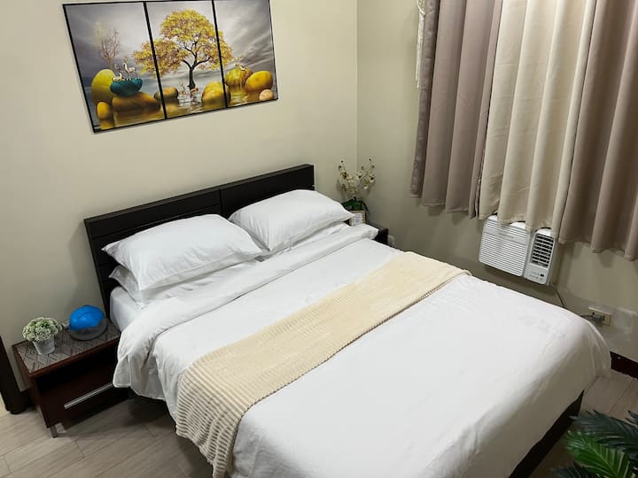 Cozy Stay Across Naia 3 | Pool + Wifi + Netflix - Aéroport Ninoy Aquino (MNL)