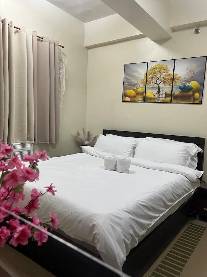 Cozy Stay Across Naia 3 | Pool + Wifi + Netflix - Pasay