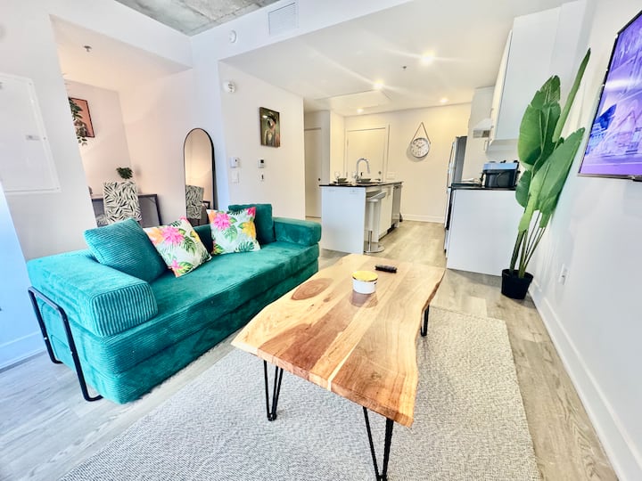 Bright & Modern | 1br Stay Downtown - Lasalle