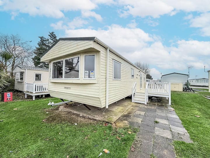 Caravan With Decking & Wifi In Essex Ref 27231sw - Mersea Island