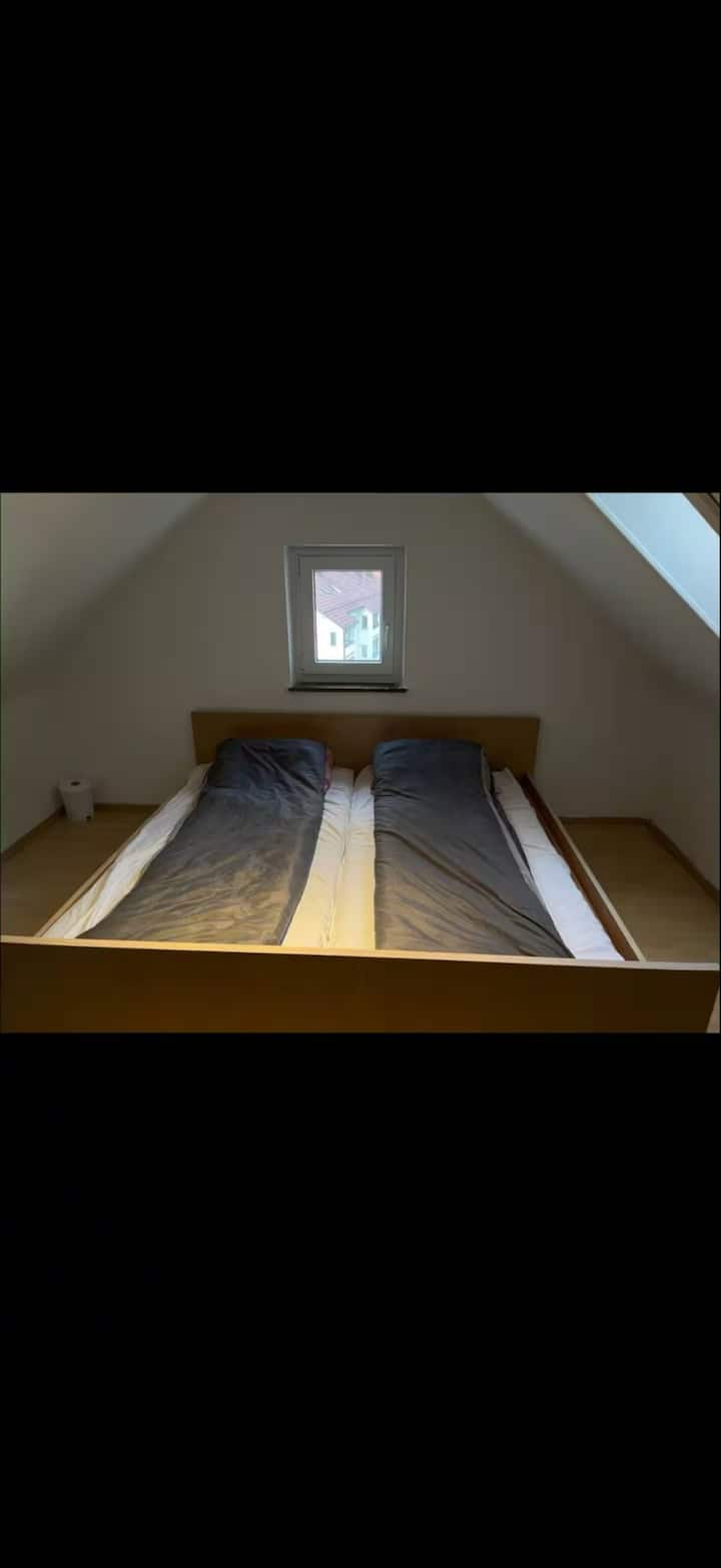 2 Zimmer Wohnung Zu Vermieten - Stuttgart