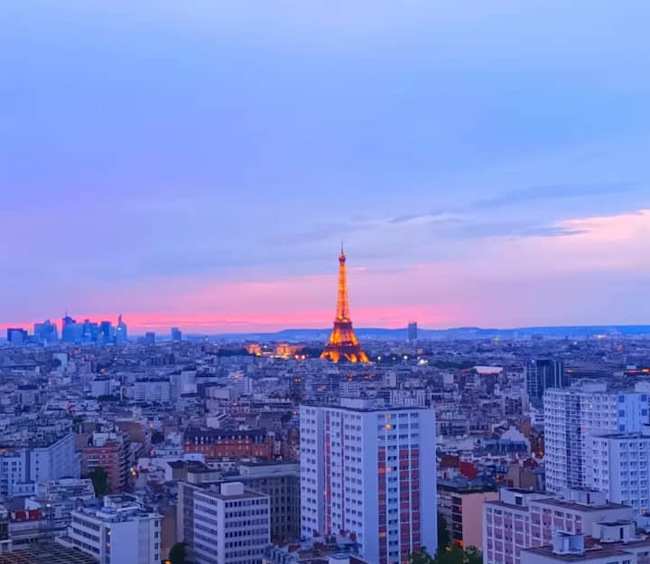 Vue Tour Eiffel & Piscine - París