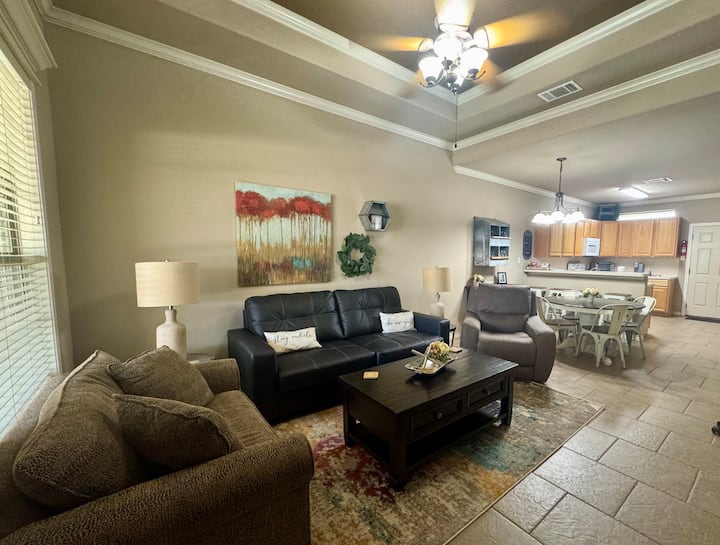 Huckleberry's Aggieland Hangout - College Station, TX