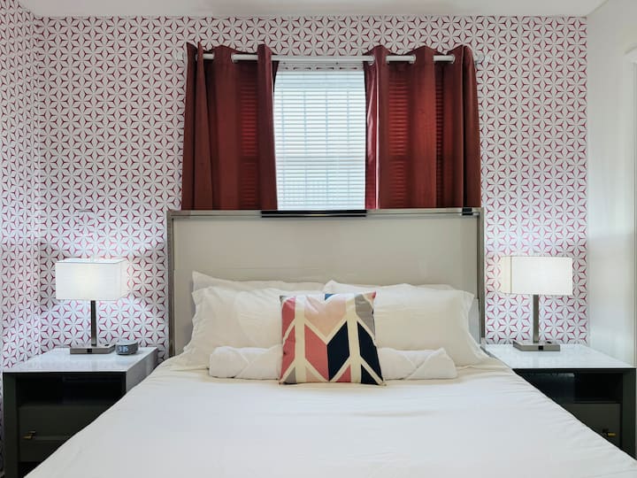 Minted Casa Havana Laundry & Free Parking - Coral Gables, FL