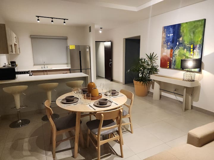 Stylish Home With A/c, Pool, 24/7 Security - Managua