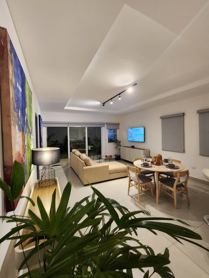 Modern & Cozy Home | A/c, Pool, 24/7 Security - Managua
