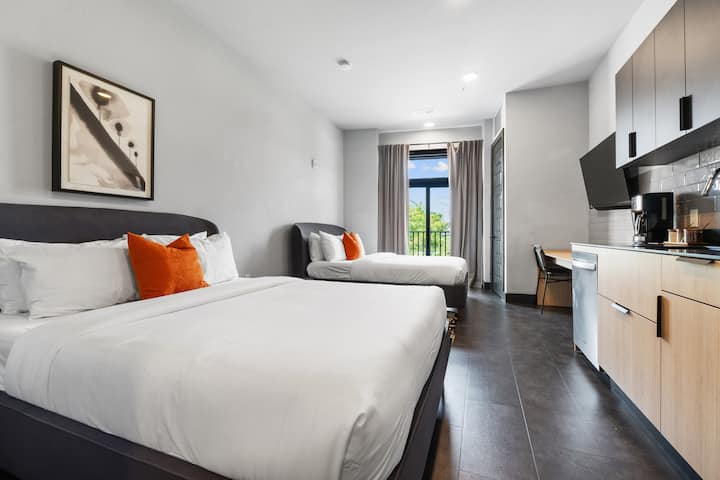 Germantown 2 Queen + Pickleball | Near Broadway - ナッシュビル, TN