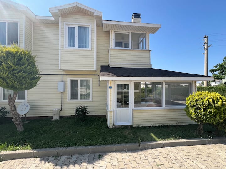 Denize Sıfır Site Villa - Enez