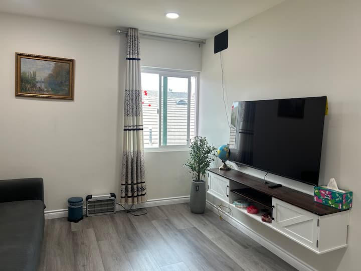 Spacious 2 Br/free Parking/quiet/ Near Downtown La - Monterey Park, CA