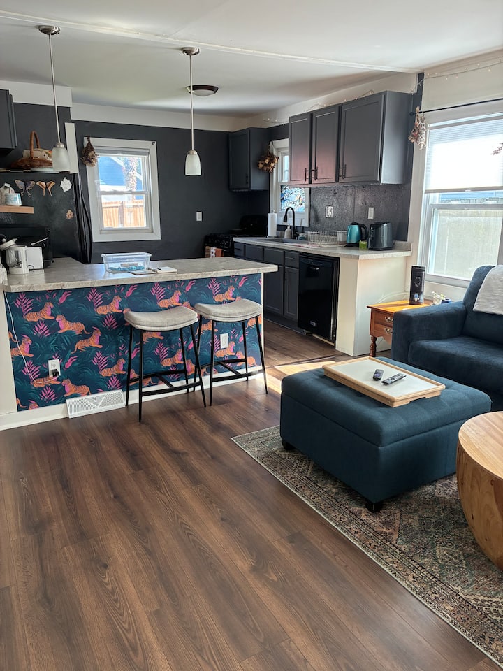 Entire Bungalow In Walkable Neighborhood! - Des Moines