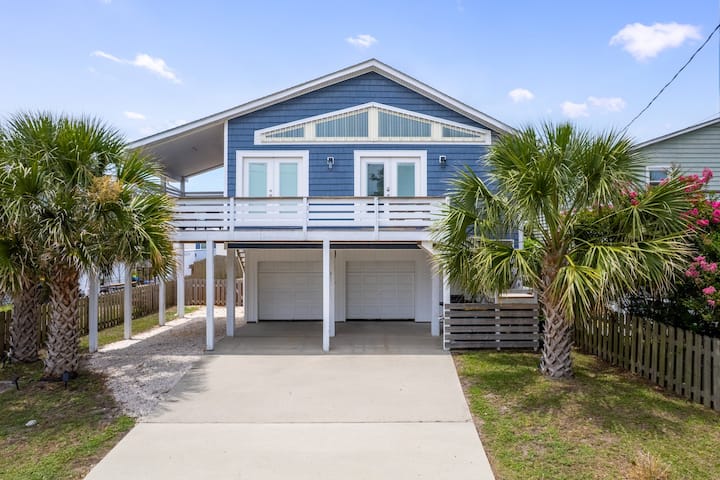 Blue Tide Cottage, Walk To Beach + Yard, Sleeps 9! - Kure Beach, NC