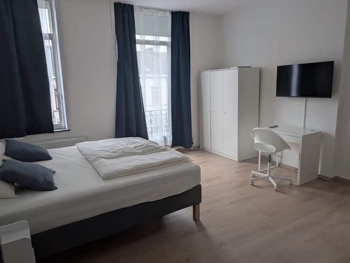 Sam Venture's 3-bedroom House - Mons