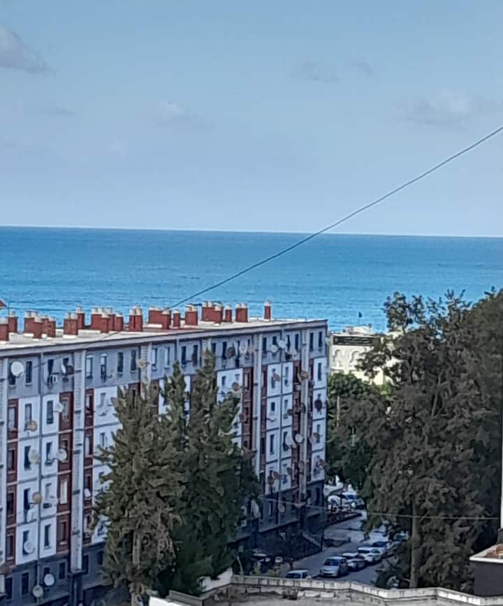 Logement Est De Type Familial - Annaba