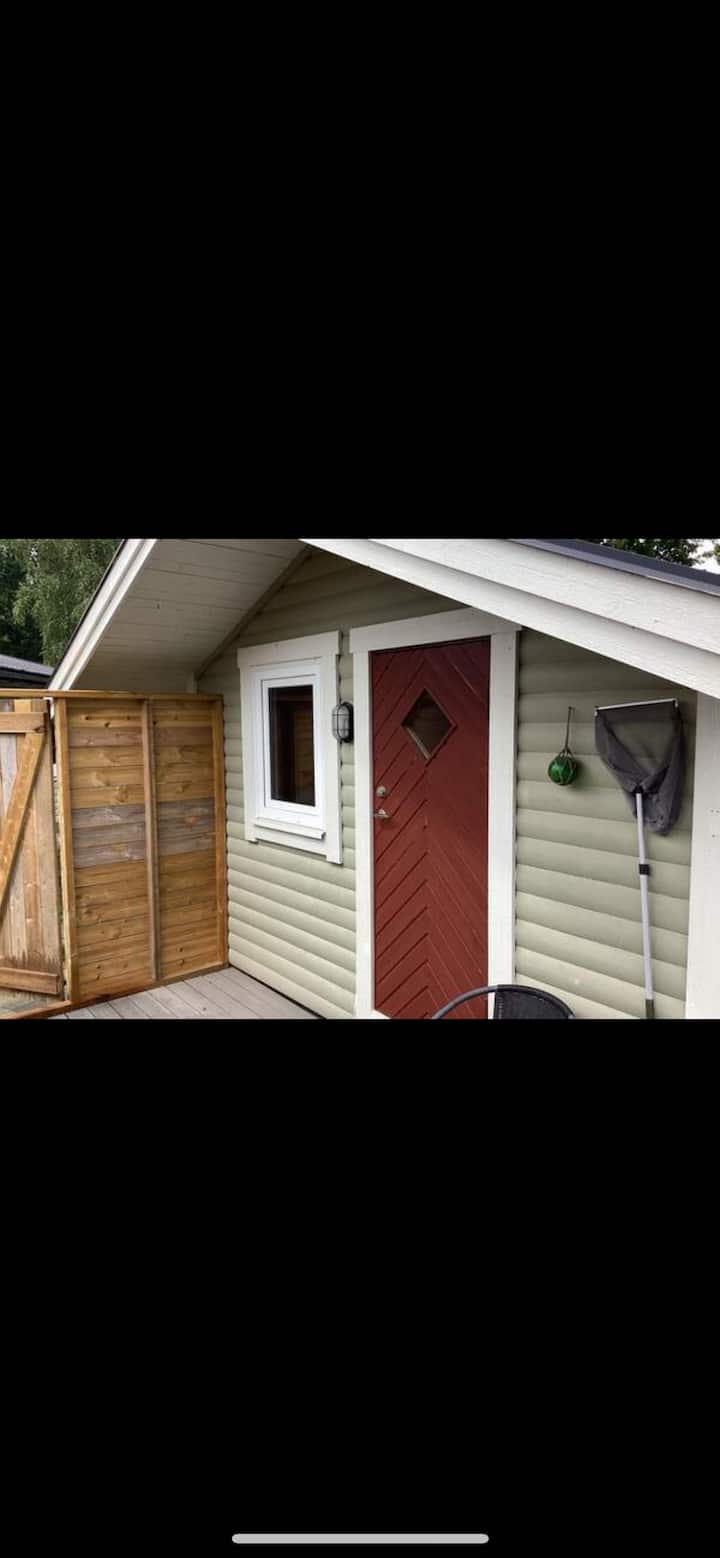 Kompakt Sjönära Stuga - Bromölla