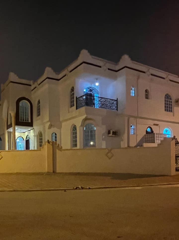 فيلا متميزة الموقع والخدمات - Salalah
