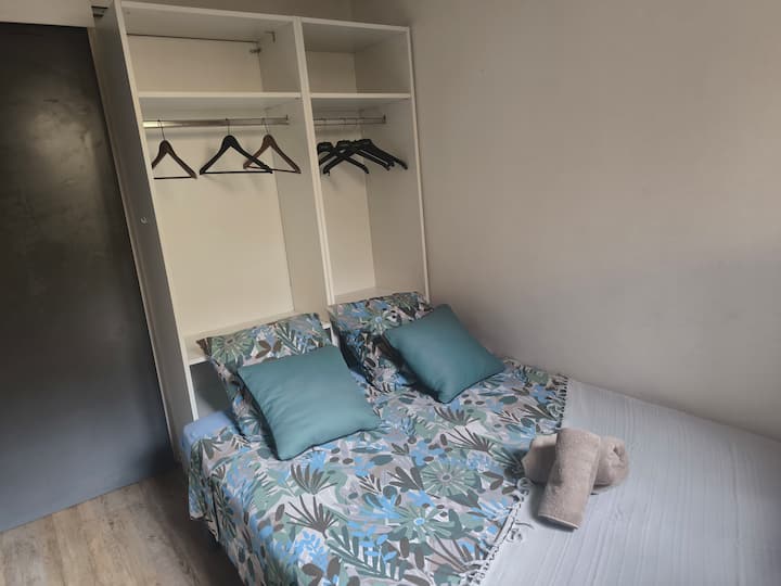 "Au Petit Bonheur Des Angles", Appart Avec Jardin. - Les Angles