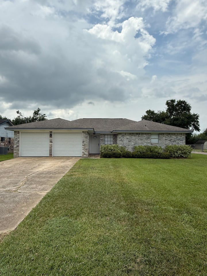 Southern Retreat - Danbury, TX