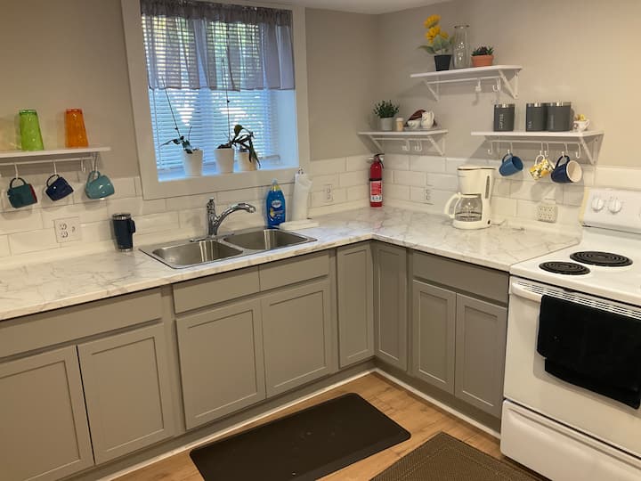 Newly Renovated Basement Suite - Canada