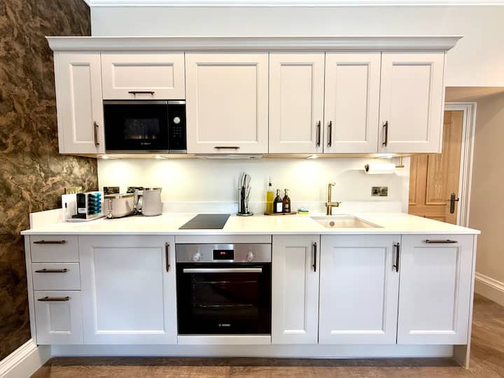 Prime Central Edinburgh 2 Bed - Edinburgh