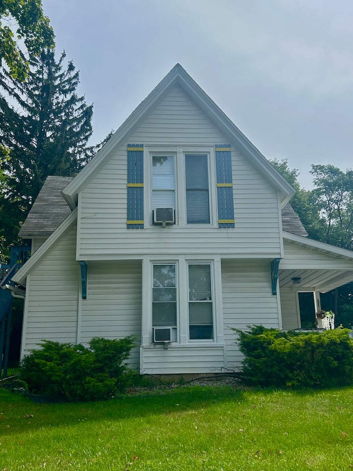 Dog Friendly ! Close To Downtown - Entire Place - Valparaiso, IN