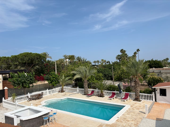 Chalet Con Piscina - Elche