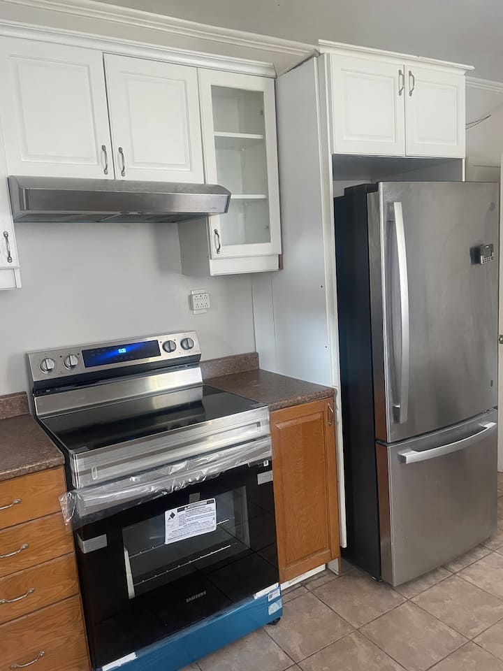 30 Minutes To Mcgill, Walking Distance To Hec/poly - LaSalle