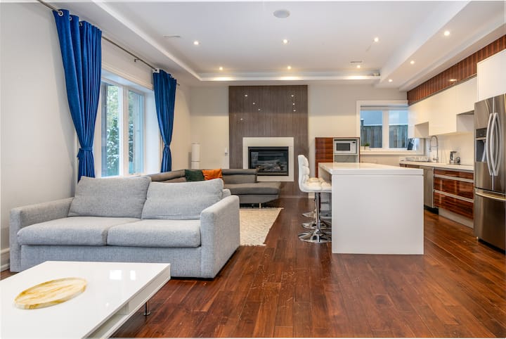 Luxury 3br Willowdale Retreat With Backyard - Toronto