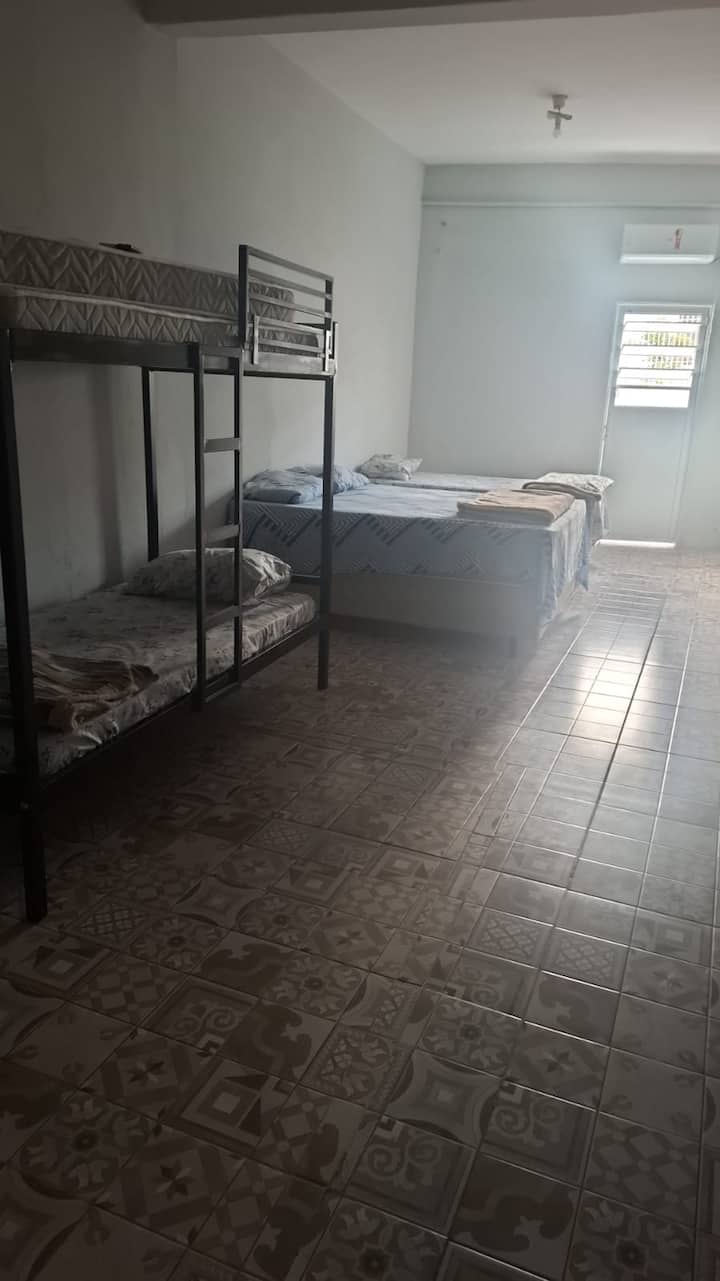Quarto Completo Para 5 Pessoas - Vinhedo