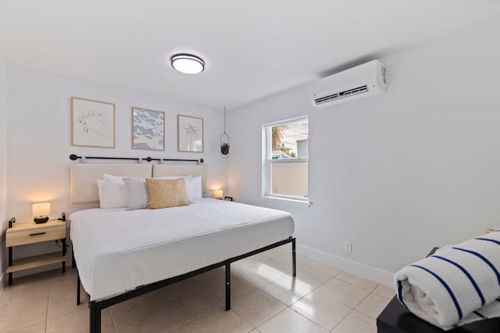 Las Olas Of Treasure Island No. 9 - Treasure Island, FL