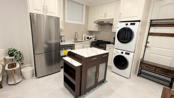 Comfy 2br Private Suite Near Ubc • Quiet & Modern - Vancouver