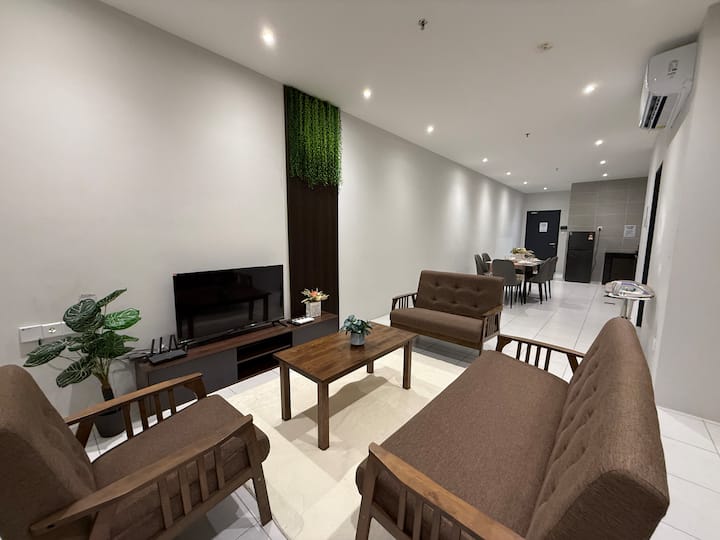 Near Vivacity> Tt3 | 4 Room | 2 Carpark Blue - Kuching