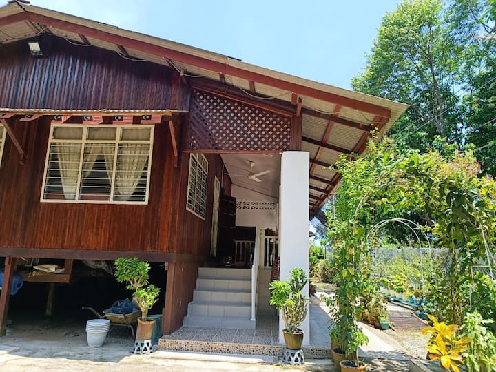 Teratak Kampung Moden Kt - Bukit Payong