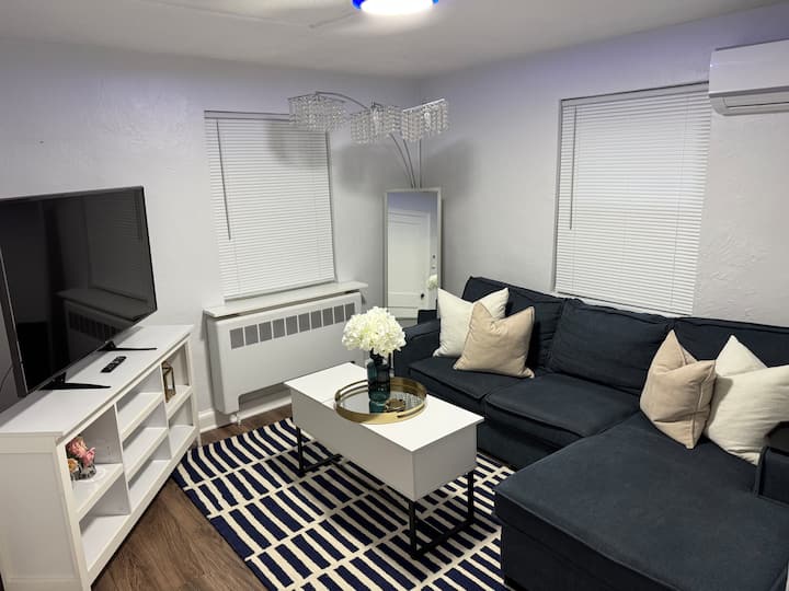 Chic & Cozy | 2br Near Dc! - Takoma Park, MD