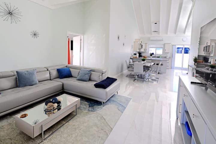 Drax Hall Beachvilla, 3/3, New, Pool, Beach, Gated - Jamaica