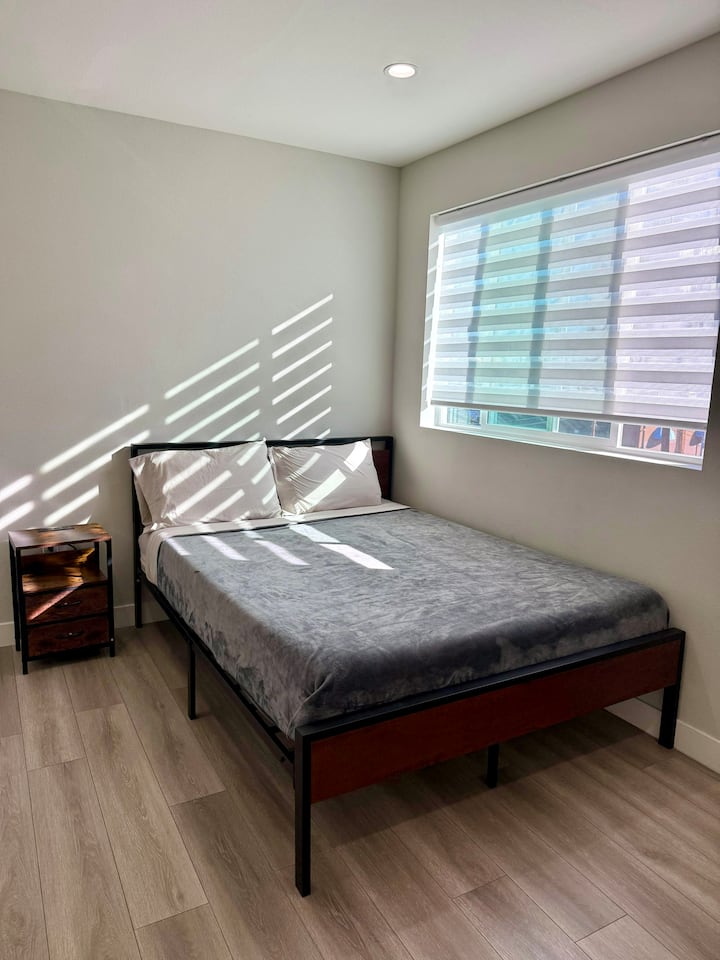 #7 Modern Private Room In The Heart Of Los Angeles - Los Angeles, CA